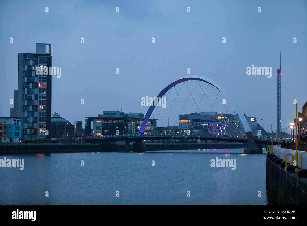 The Clyde Arc (known locally as the Squinty Bridge) spanning the River ...