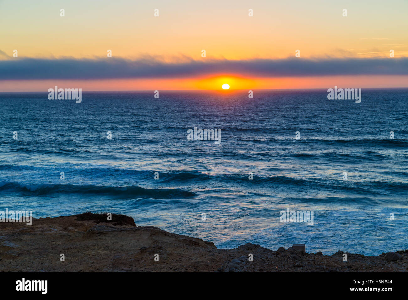 Dramatic sunset over beach ocean hi-res stock photography and images ...