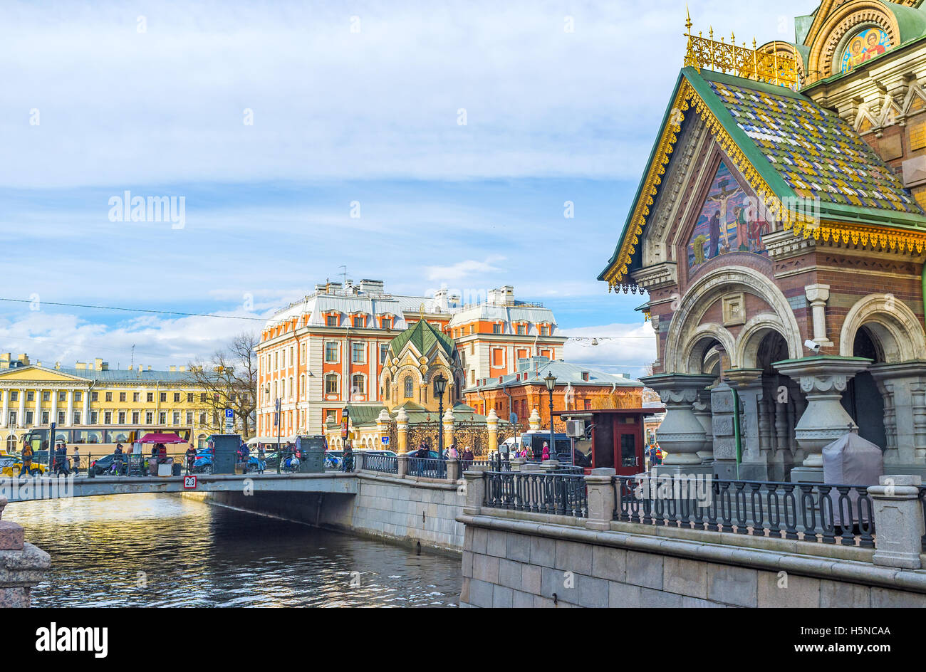 The Griboedov Canal with the porch entrance to the Church of Savior on ...