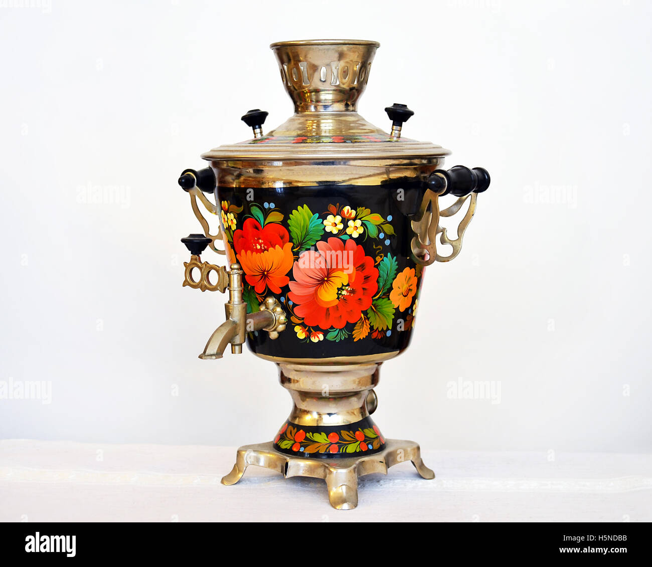 Russian samovar hi-res stock photography and images - Alamy
