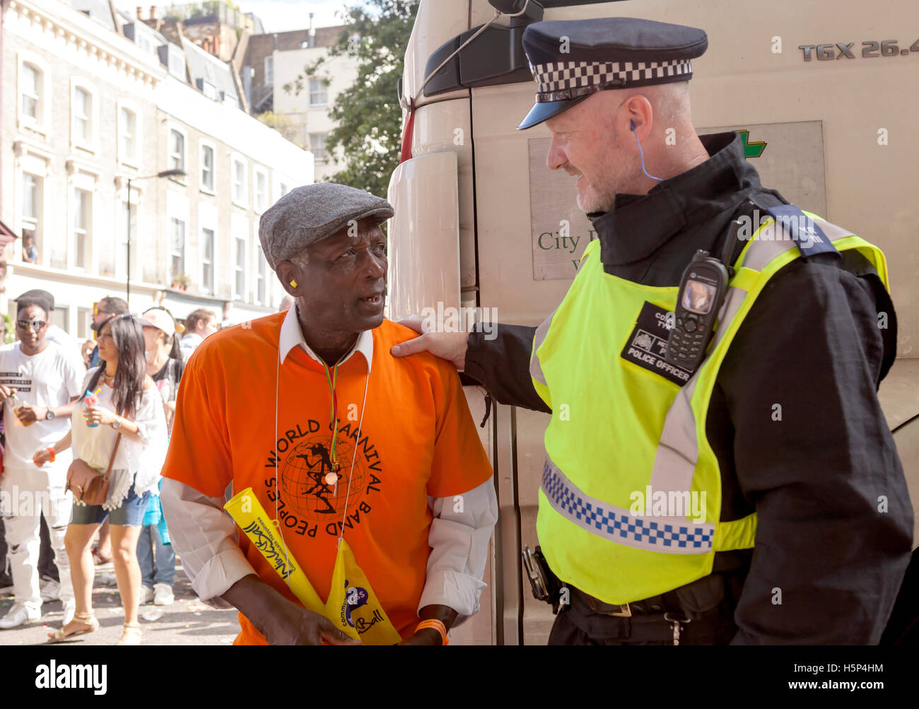 Notting hill carnival police happy hi-res stock photography and images ...