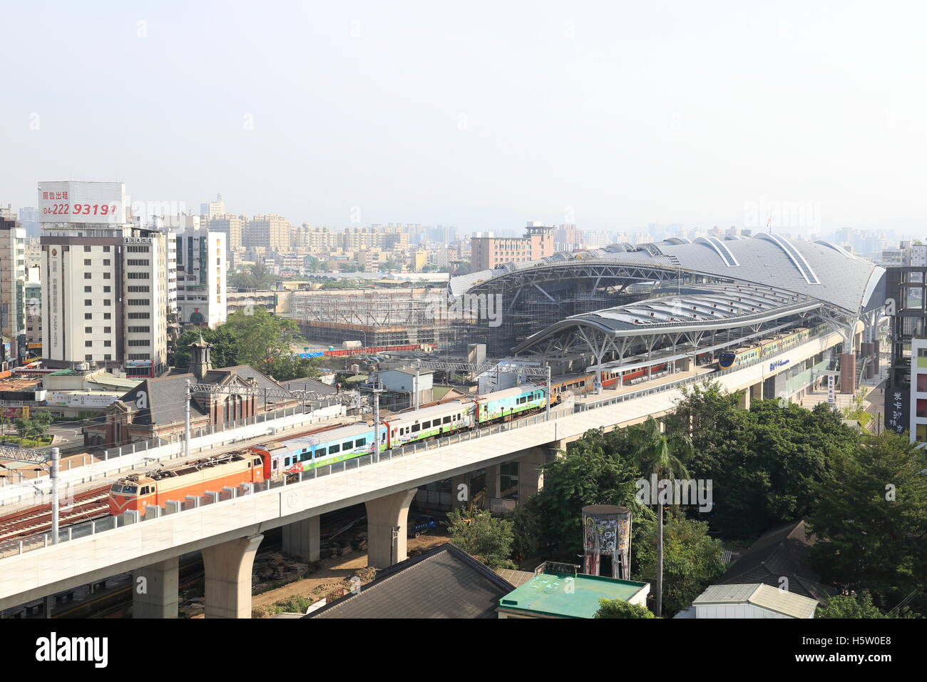 New train station in Taichung, Taiwan Stock Photo - Alamy