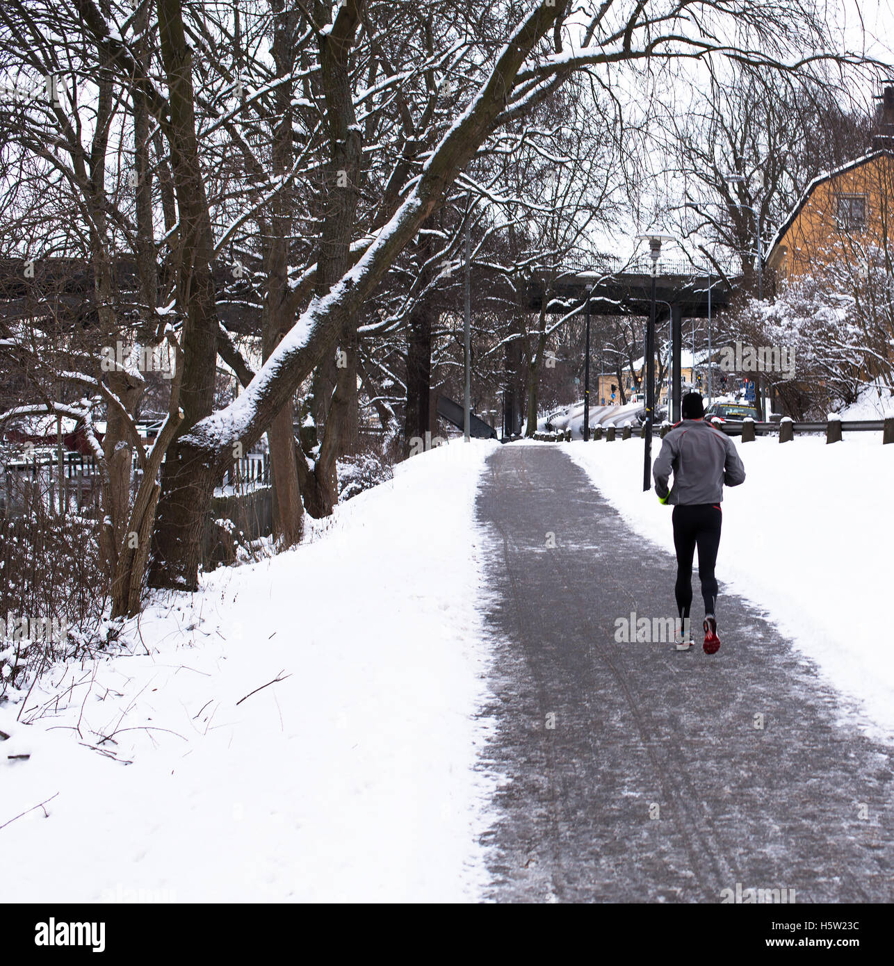 Cold pursuit hi-res stock photography and images - Alamy