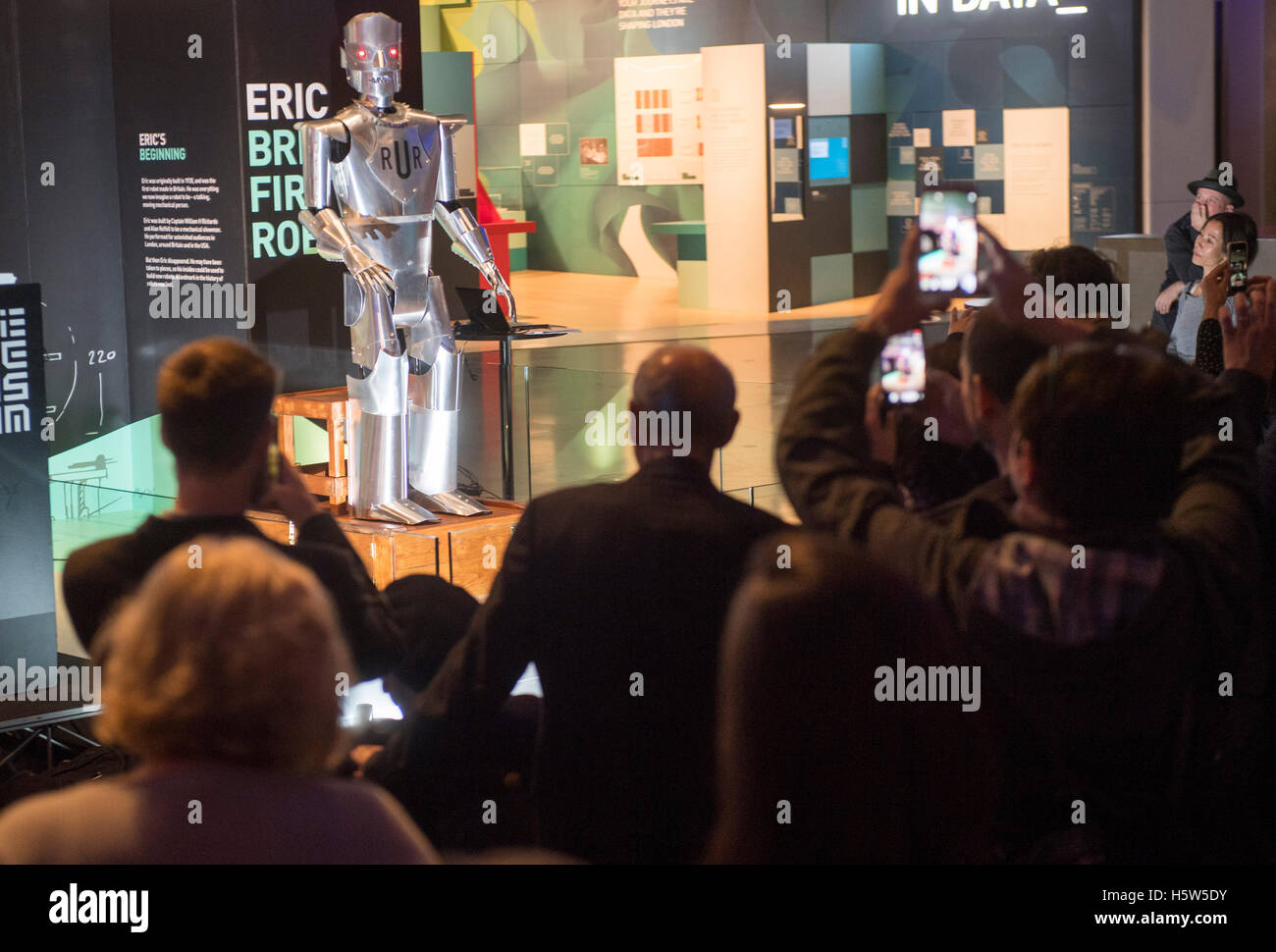 UK's first robot Eric built by Captain William Richards in 1928 Stock ...