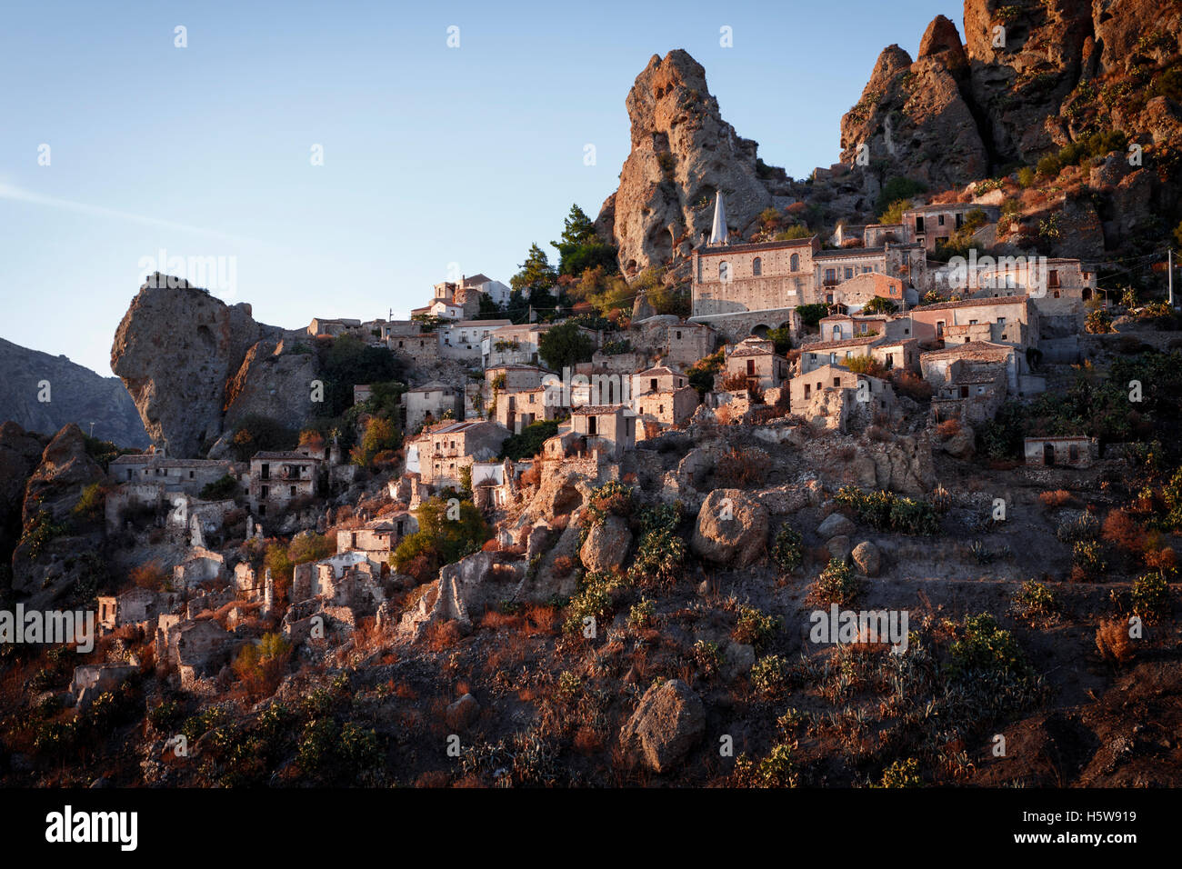 The ghost town of Pentedattilo, Melito P.S., Calabria, Italy Stock ...