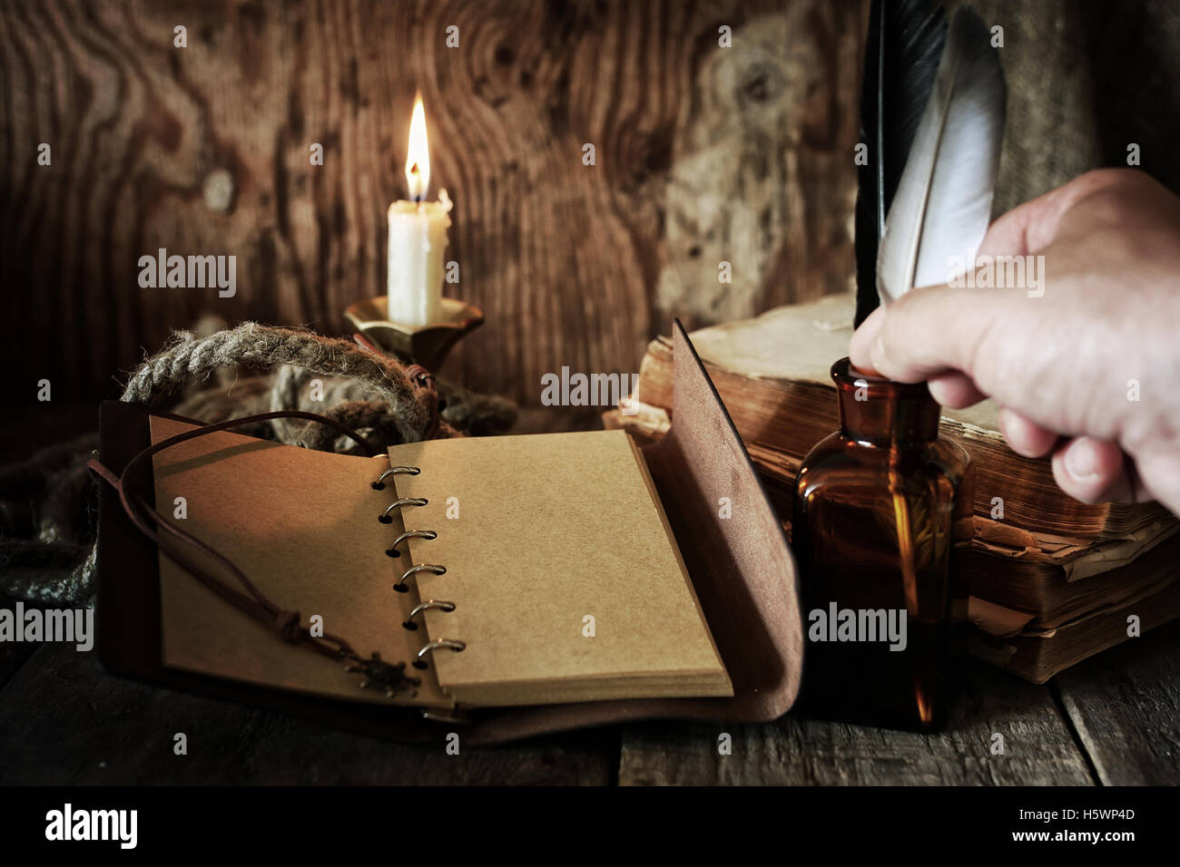 Old paper pirate ship hi-res stock photography and images - Alamy