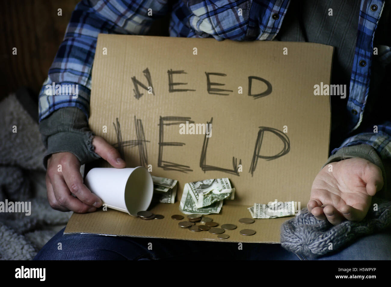 homeless man ask help Stock Photo - Alamy