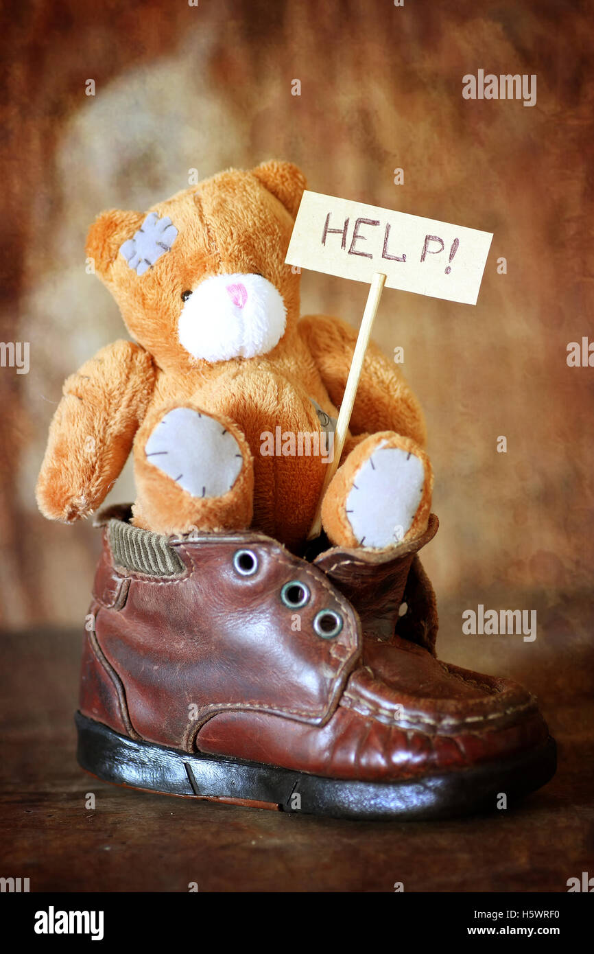 Children nobody help Stock Photo - Alamy