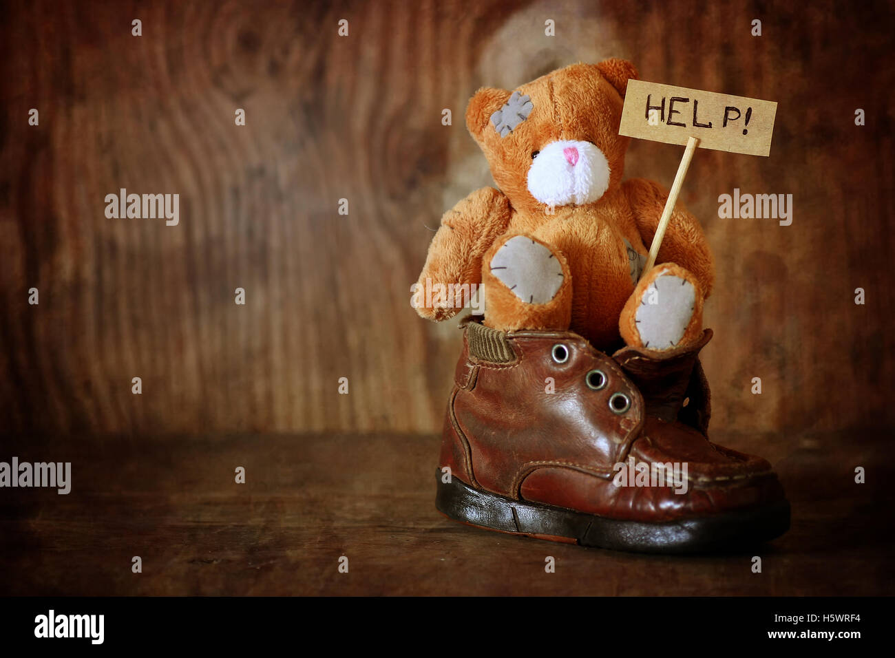 Children nobody help Stock Photo - Alamy