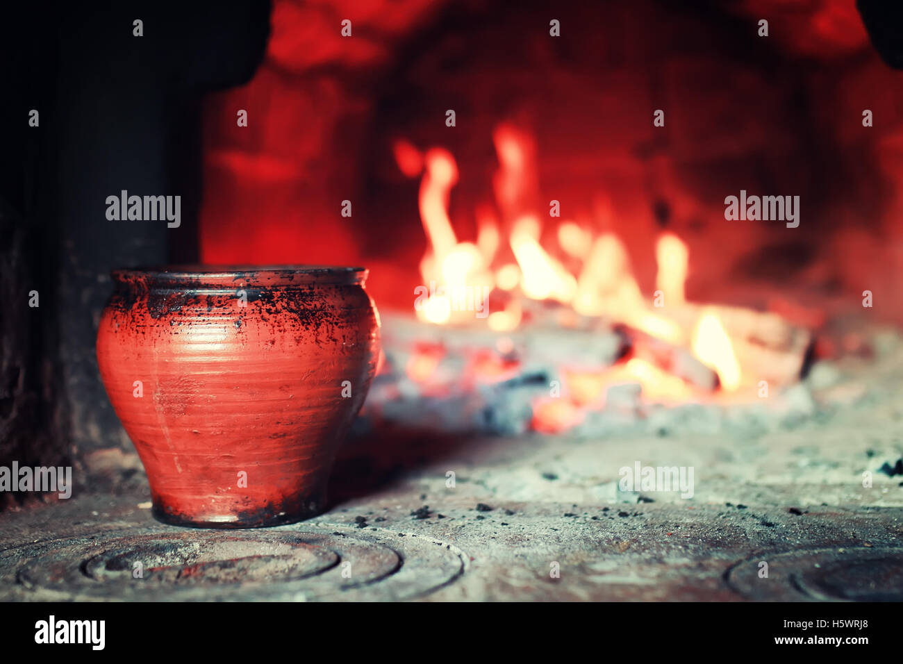 Old russian clay oven hi-res stock photography and images - Alamy