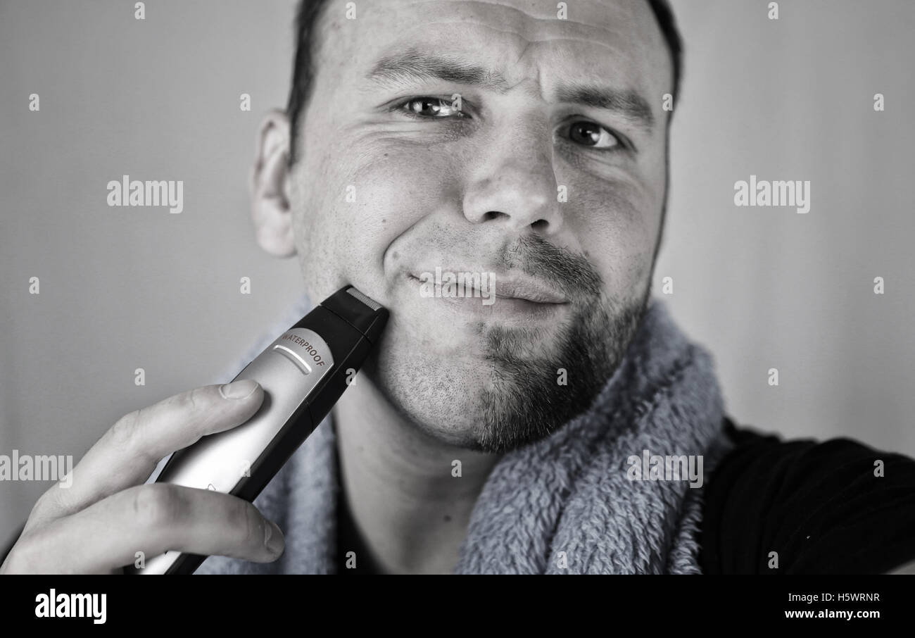 monochrome textured portrait bearded man shaving Stock Photo - Alamy