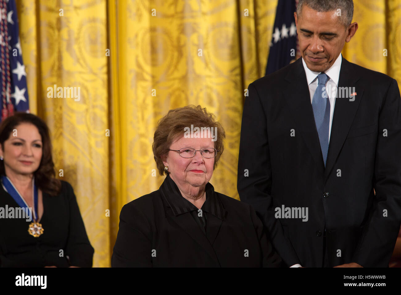 Barbara Mikulski receives the Presidential Medal of Freedom Award from ...