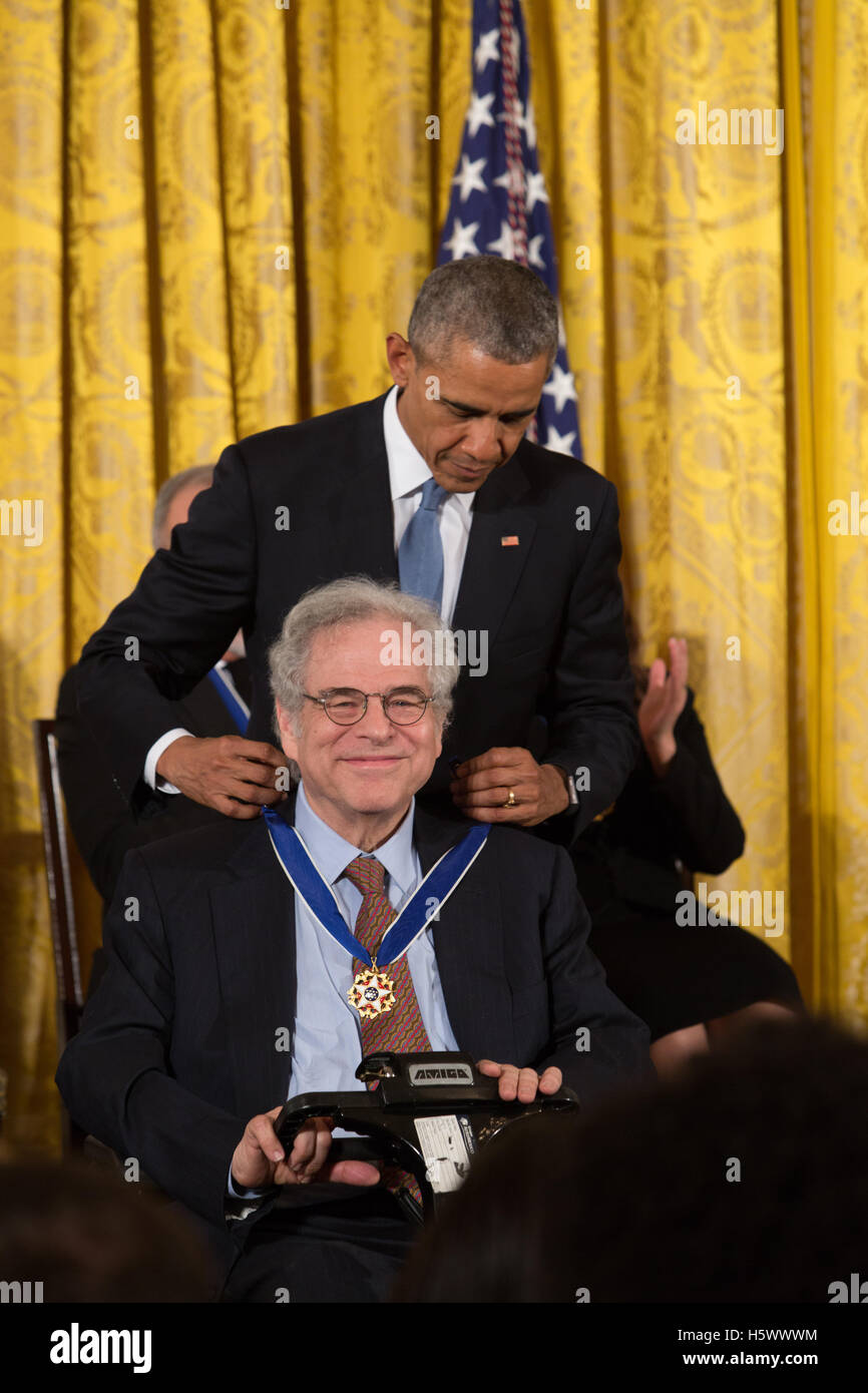 Itzhak Perlman receives the Presidential Medal of Freedom Award from U ...