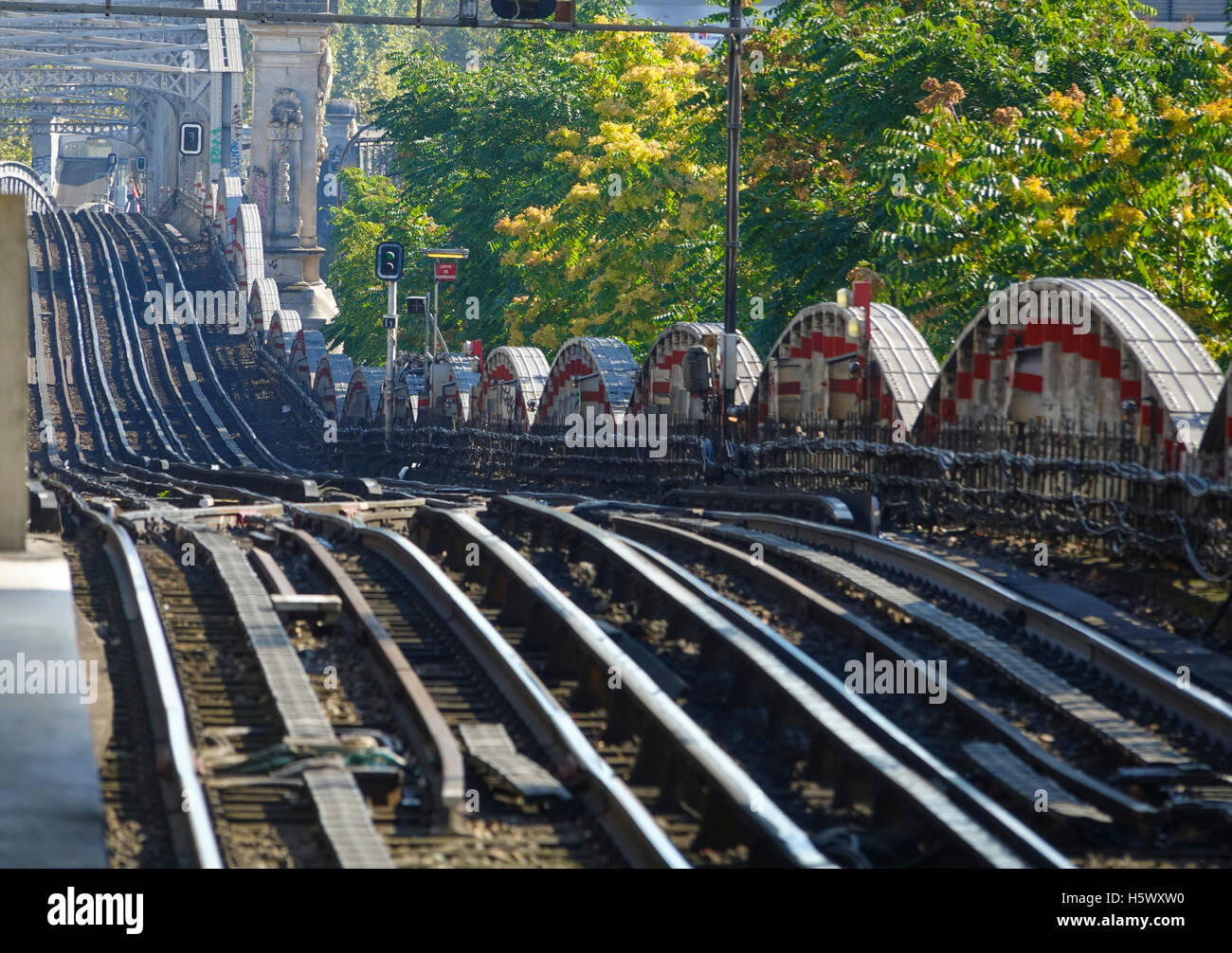 The tracks of Paris Metro - Metropolitain Stock Photo - Alamy