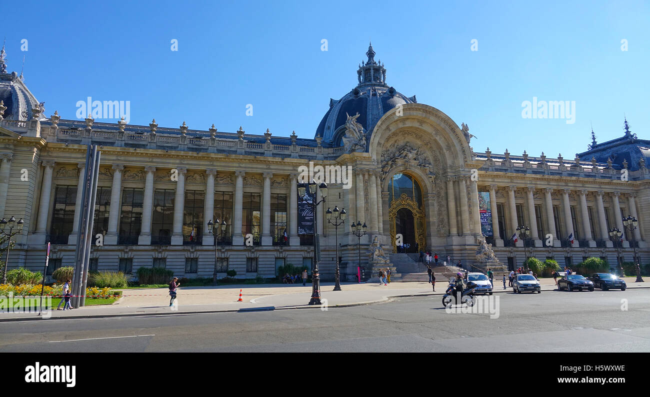 Building of Paris Small Palace - Petit Palais Stock Photo - Alamy