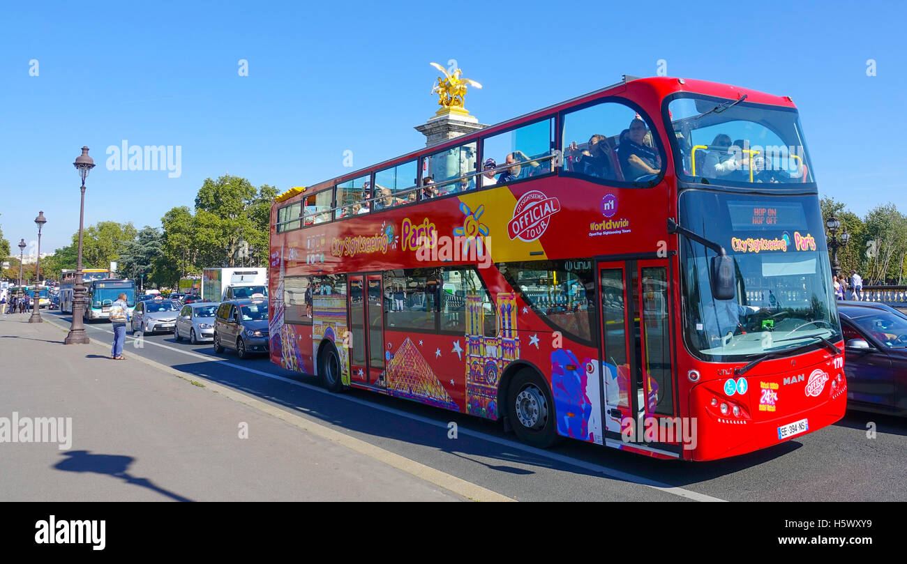 Paris sightseeing tour by bus Stock Photo - Alamy