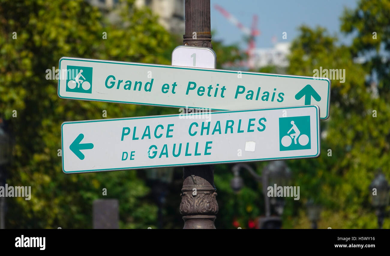 Direction signs in the city of Paris Stock Photo - Alamy