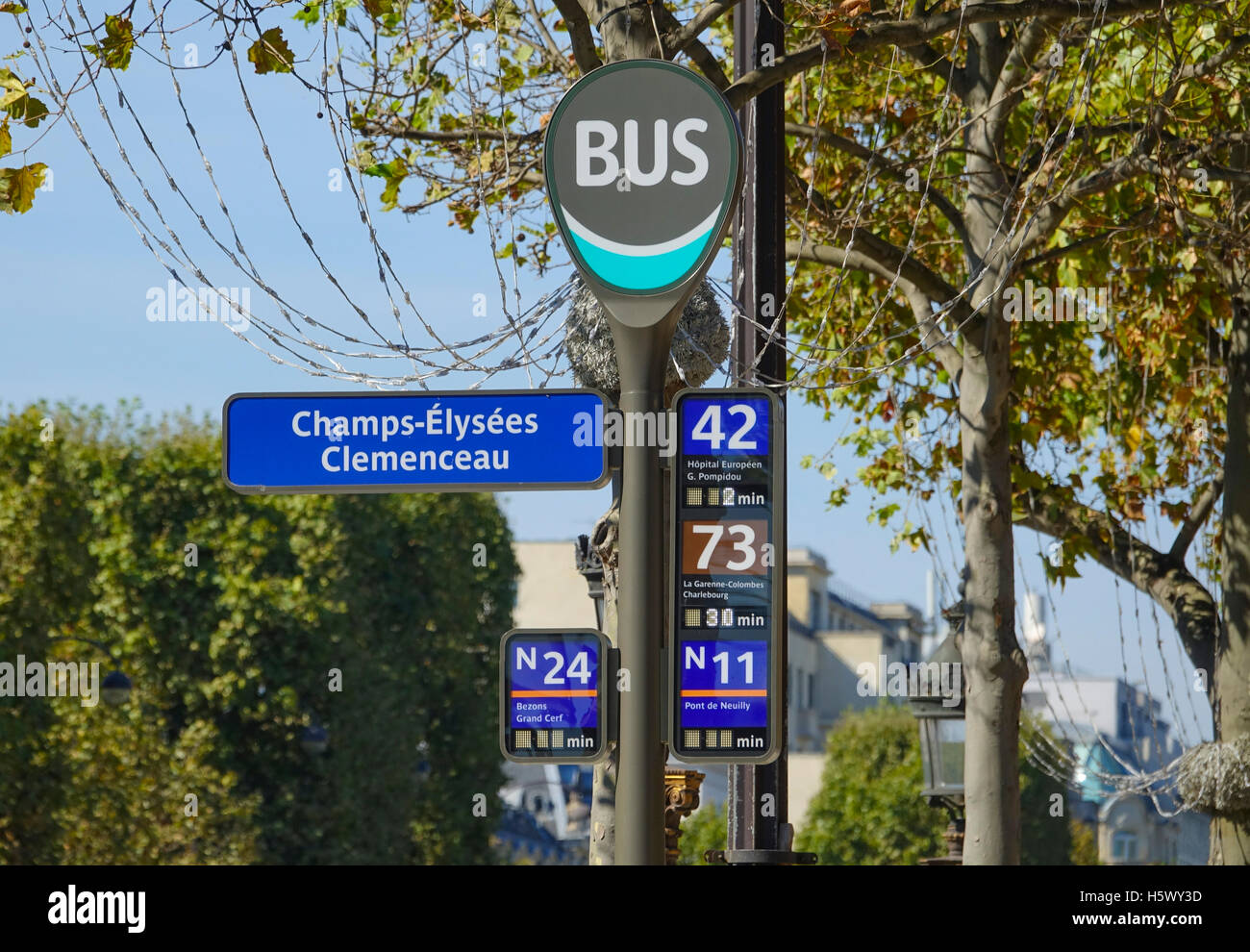 Bus stop champs elysees hi-res stock photography and images - Alamy