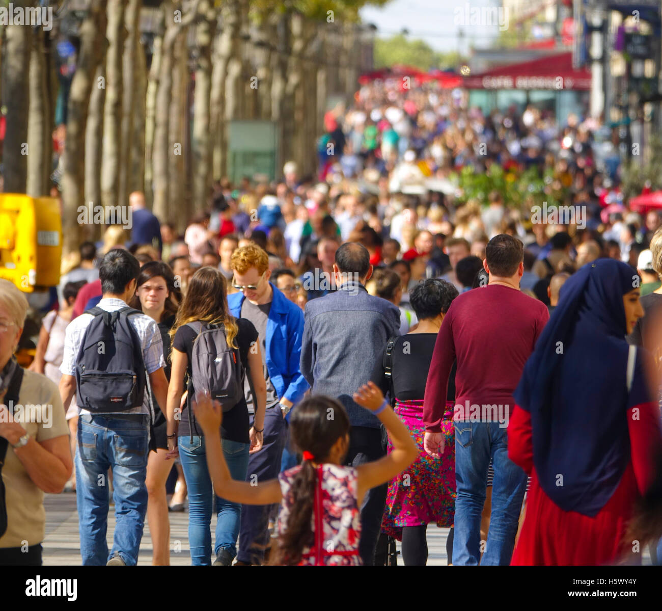 The busy area of Champs Elysees boulevard in Paris Stock Photo - Alamy