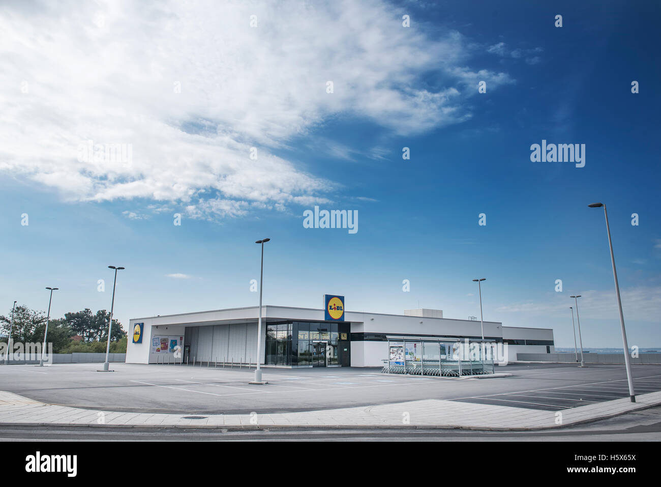 Lidl logo on parking hi-res stock photography and images - Alamy