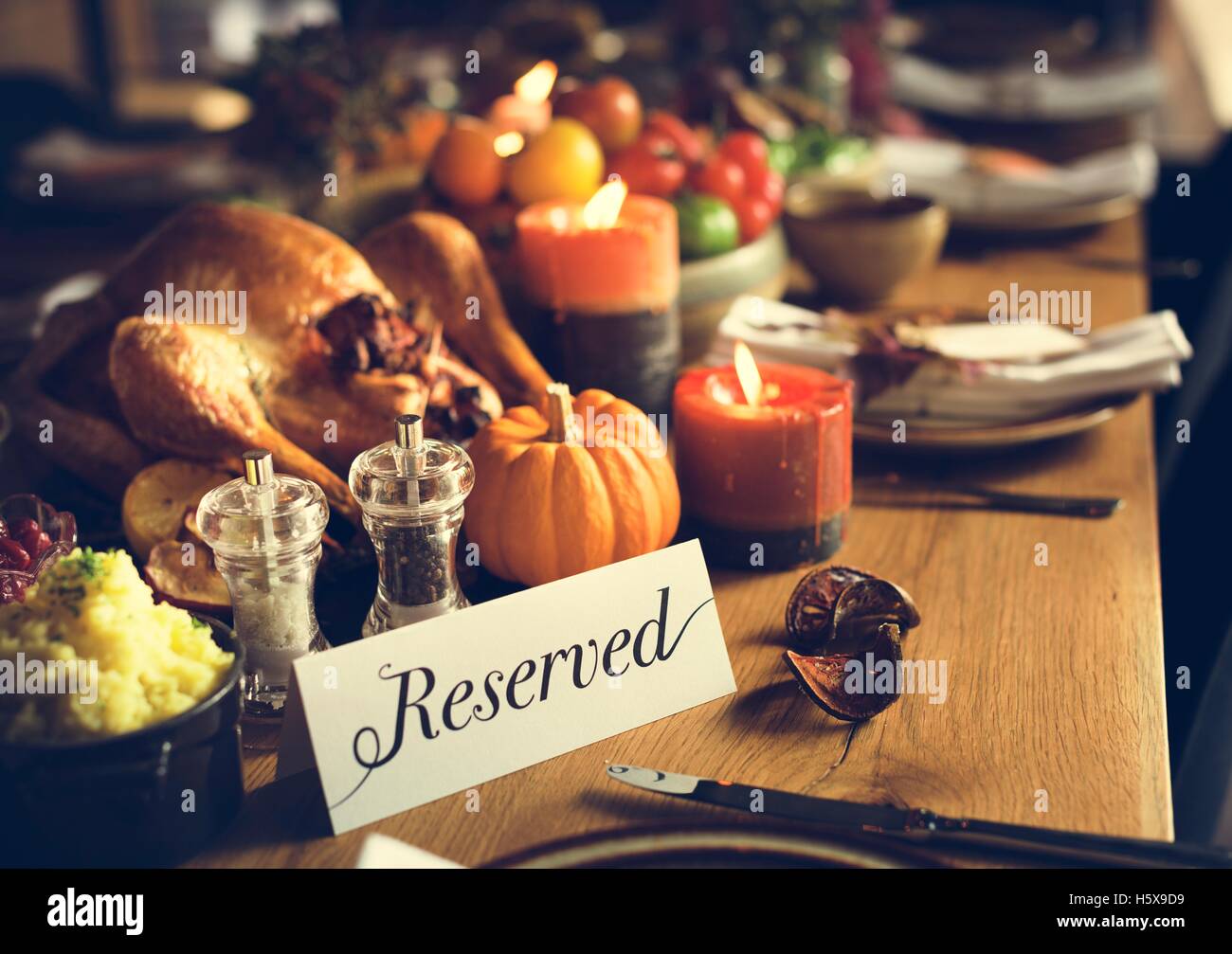 Thanksgiving Table Reserved Sign 10 Ways To Fold Thanksgiving Napkins