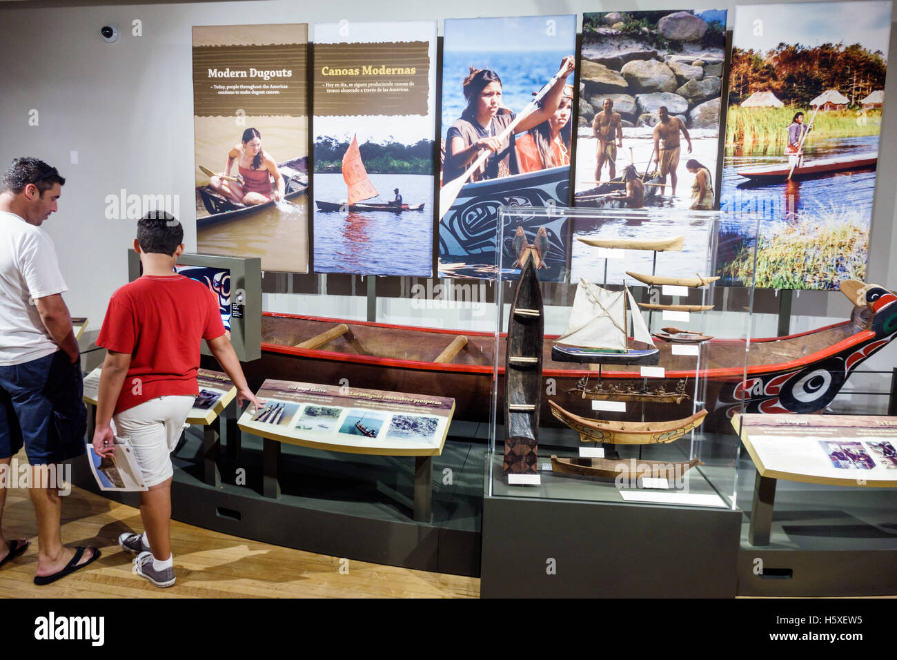 Native American Dugout Canoe High Resolution Stock Photography and Images - Alamy