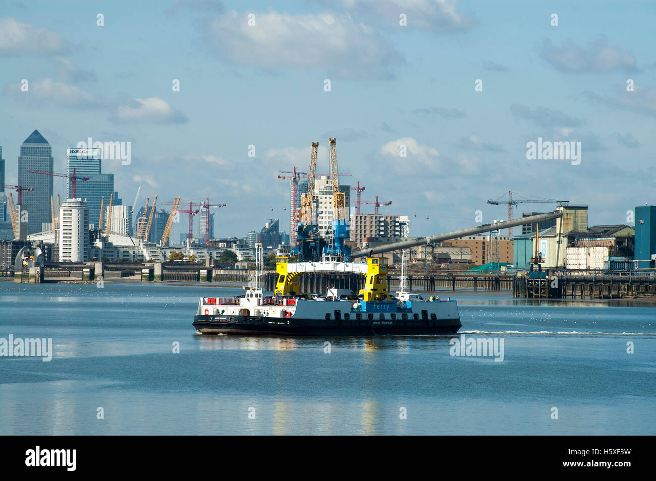 Woolwich ferries on the thames hi-res stock photography and images - Alamy