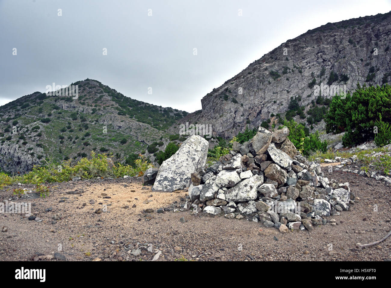 Ashpit hi-res stock photography and images - Alamy