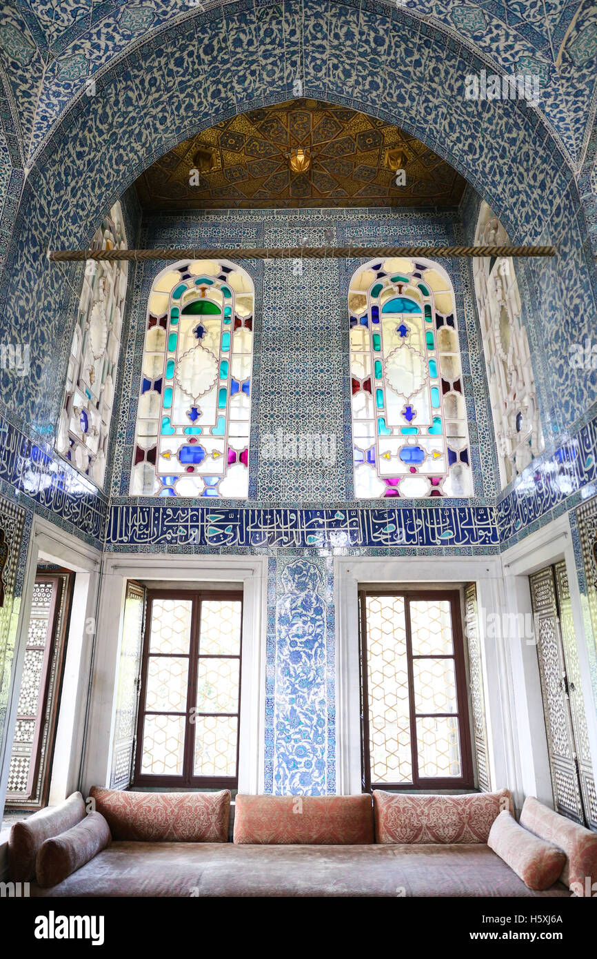 Inside of a room in Topkapi Palace, Istanbul, Turkey Stock Photo - Alamy