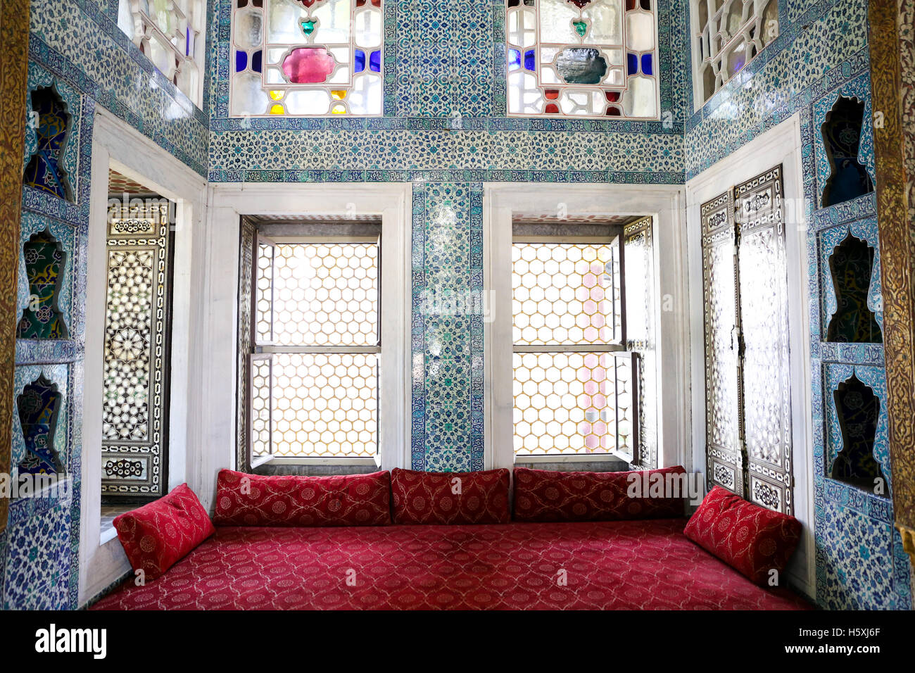 Inside of a room in Topkapi Palace, Istanbul, Turkey Stock Photo - Alamy