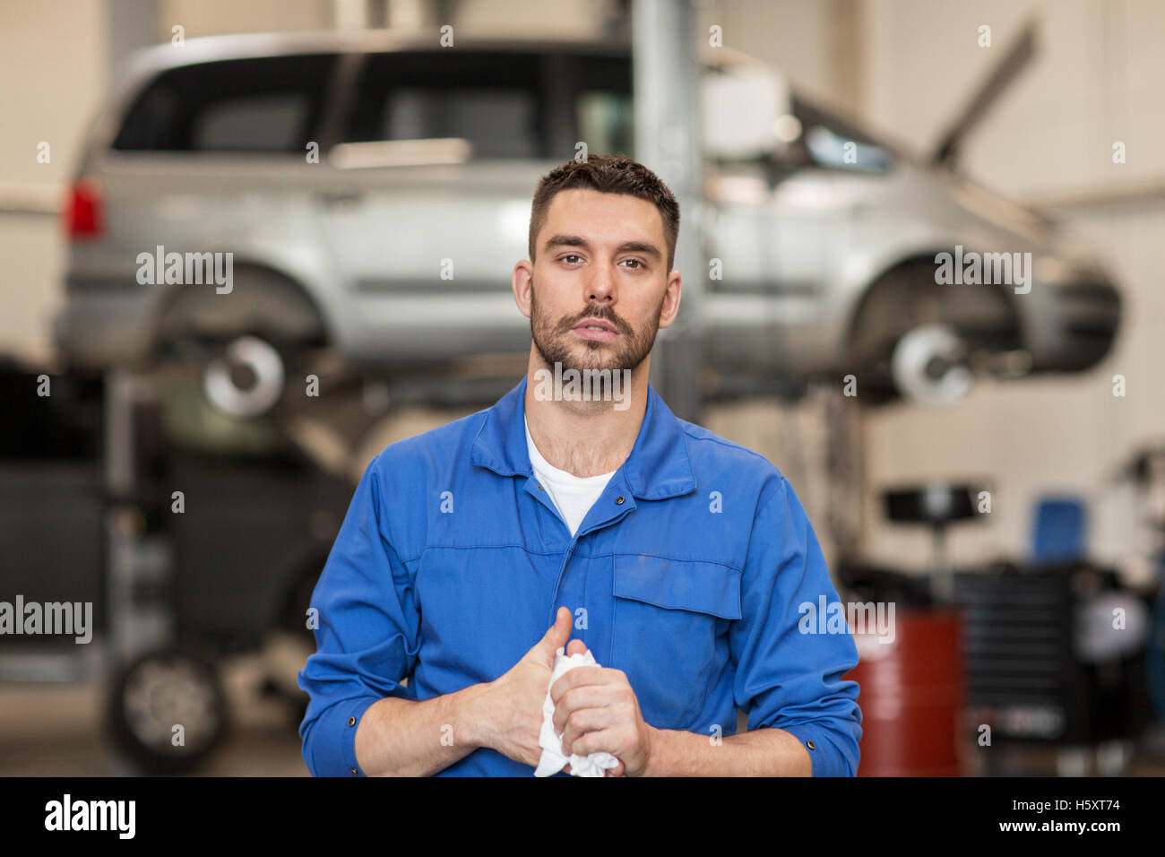 Man Wiping Car High Resolution Stock Photography and Images - Alamy