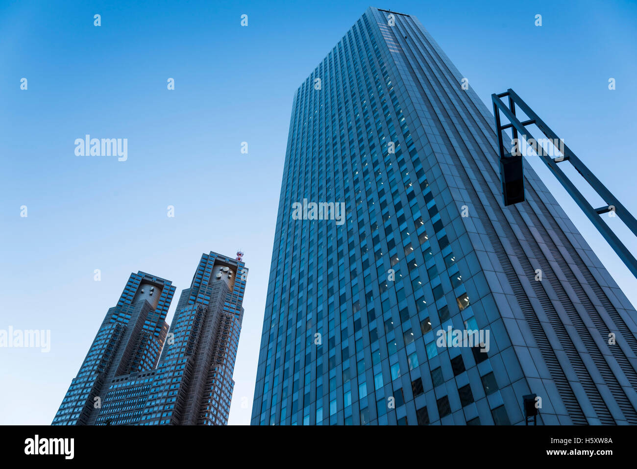 Exterior of Shinjuku Sumitomo Building, Shinjuku, Tokyo, Japan Stock ...