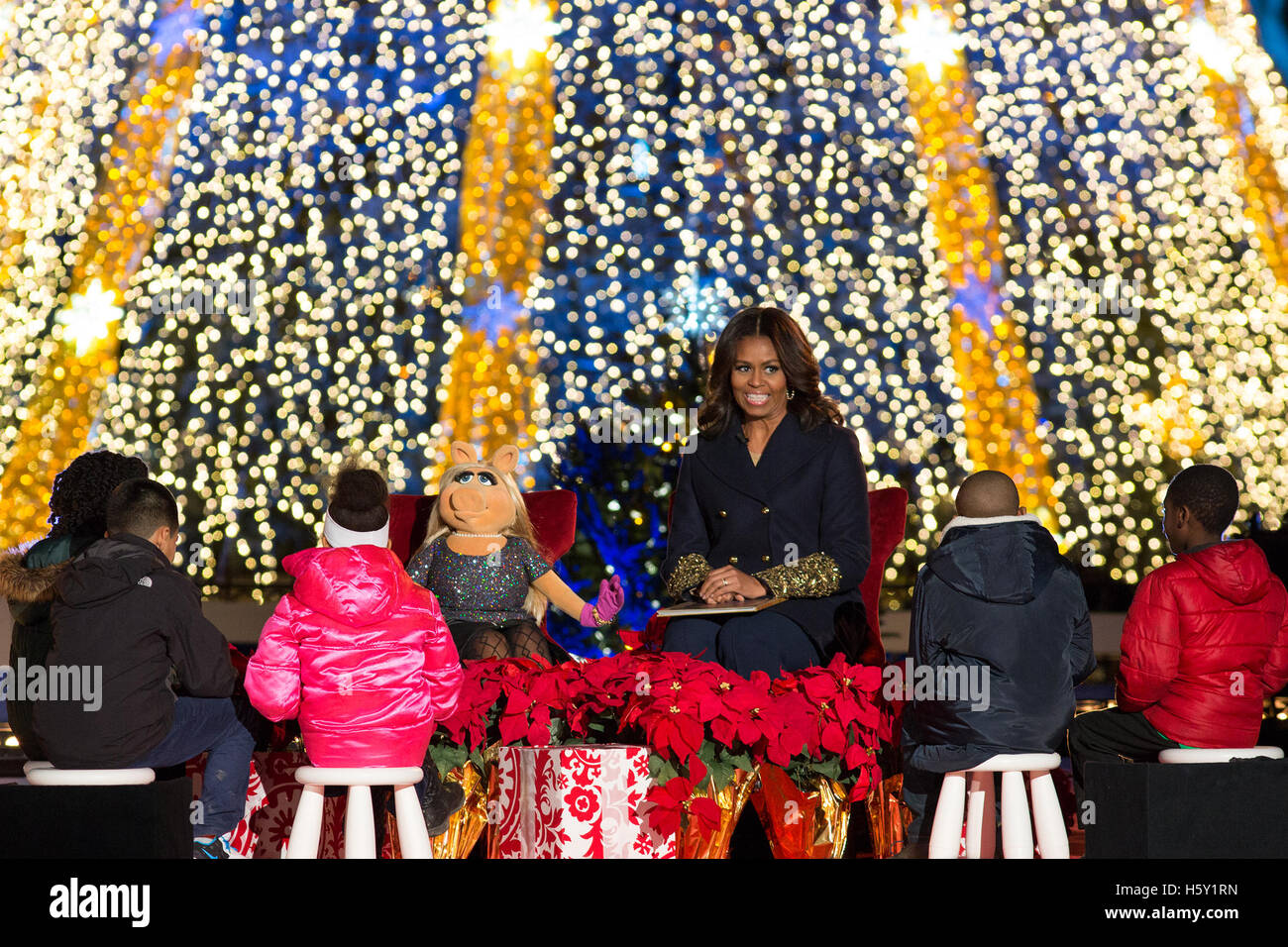 The First Lady Michelle Obama reads Christmas Stories at the 2015 ...