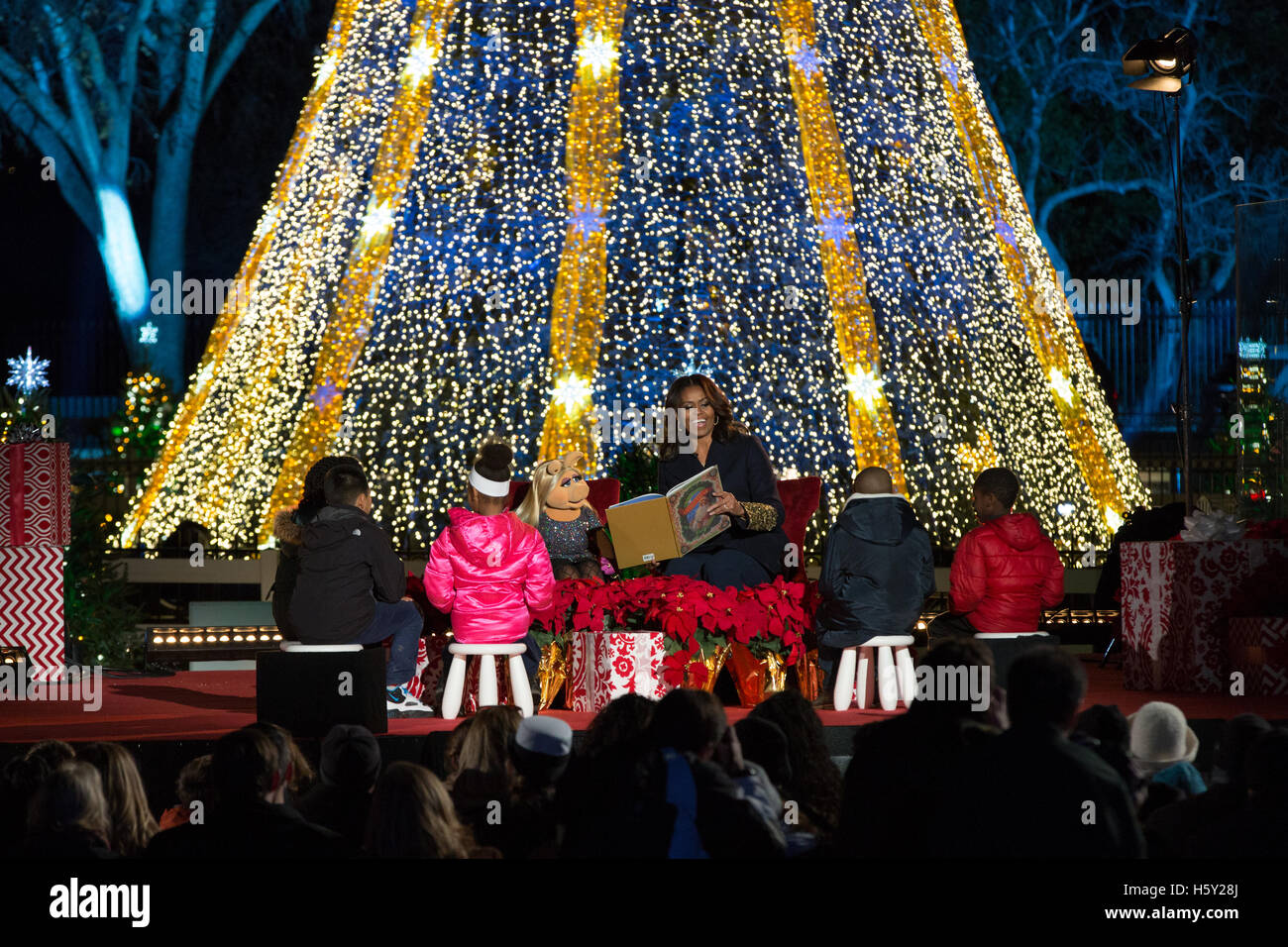 Michelle obama christmas tree hi-res stock photography and images - Alamy
