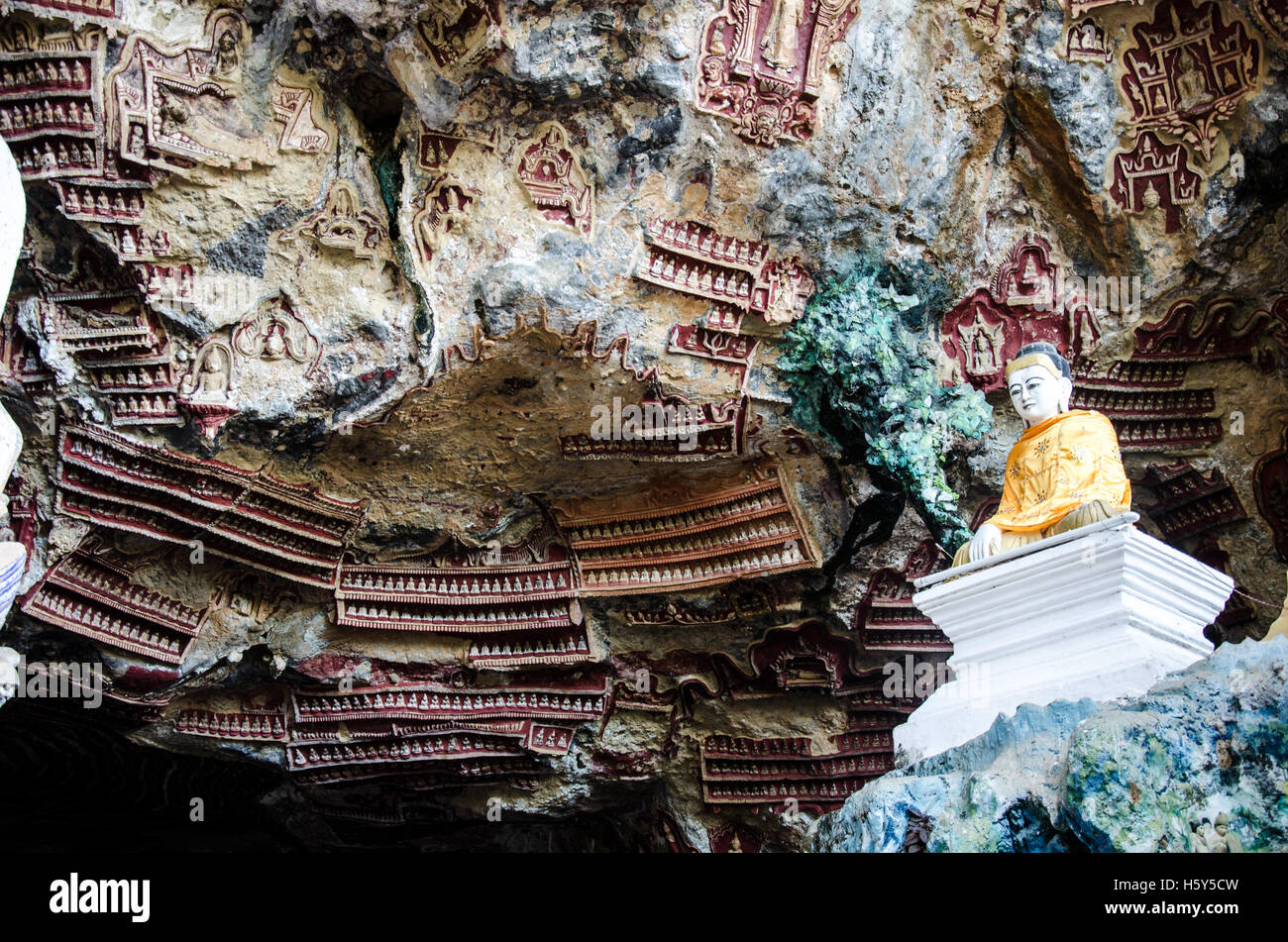 Buddhist caves in Hpa-An, Myanmar Stock Photo - Alamy