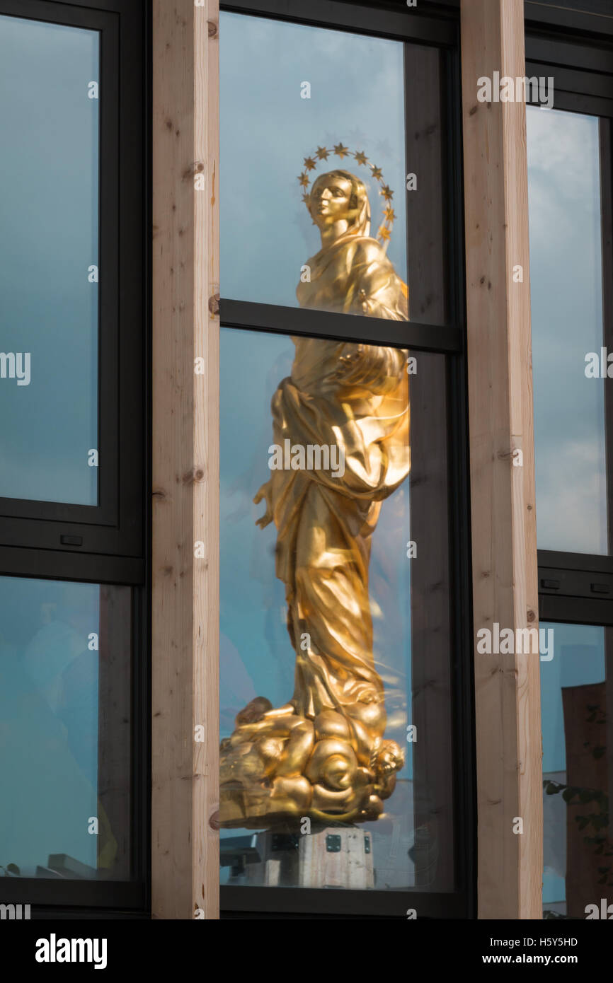 Madonna Golden Statue Perfect Bronze Replica in Milan, Italy Stock ...