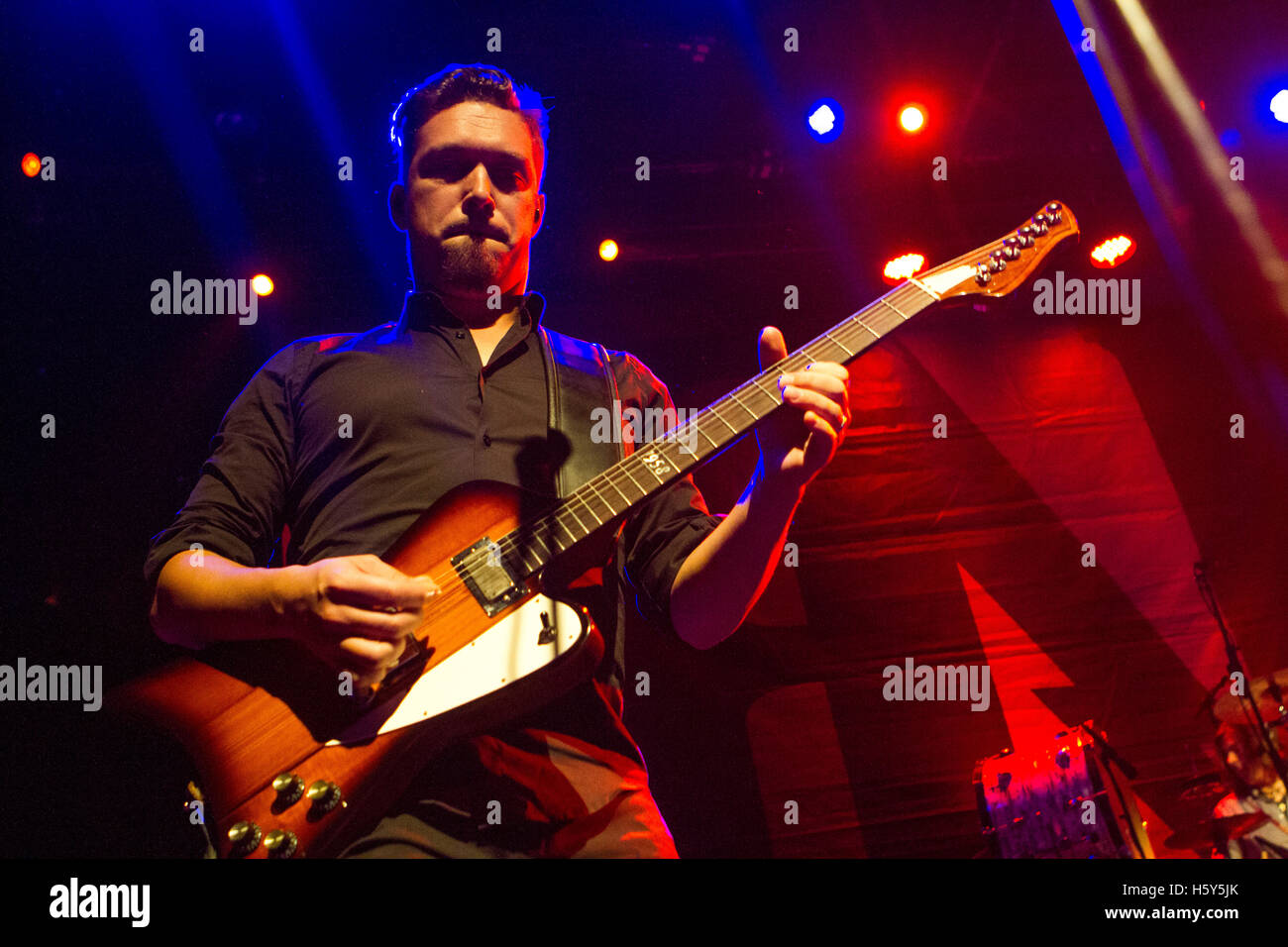 SAN FRANCISCO, CA - NOV 3: Isaac Hanson of Hanson performs at The ...