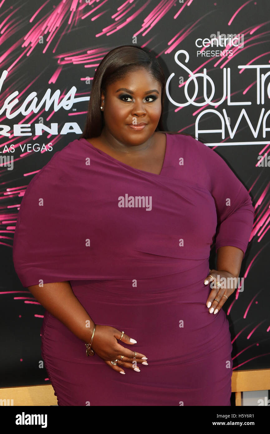 Raven Goodwin attends the Red Carpet at the 2015 Soul Train Awards at ...