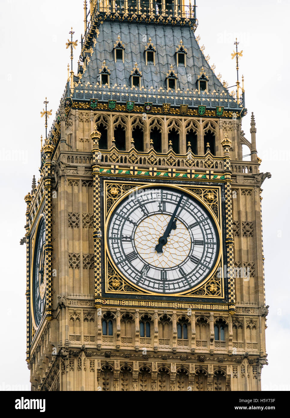 Queen Elizabeth Tower Big Ben London at Houses of Parliament Stock ...