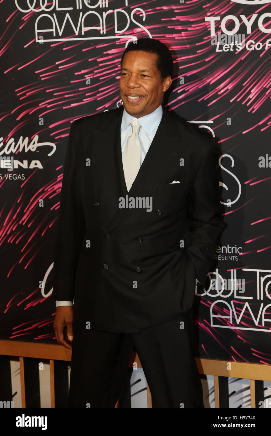 Tony Cornelius attends the Red Carpet at the 2015 Soul Train Awards at ...