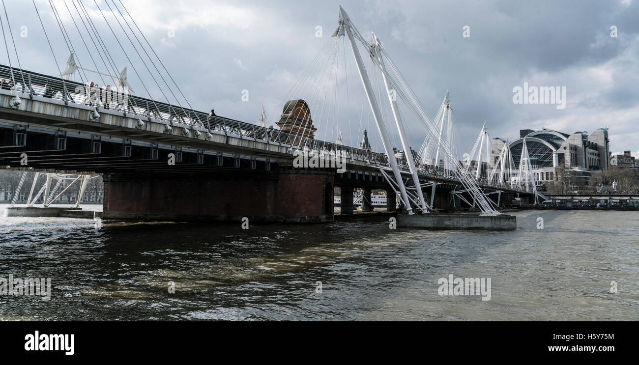 Golden Jubilee Bridge London Stock Photo - Alamy