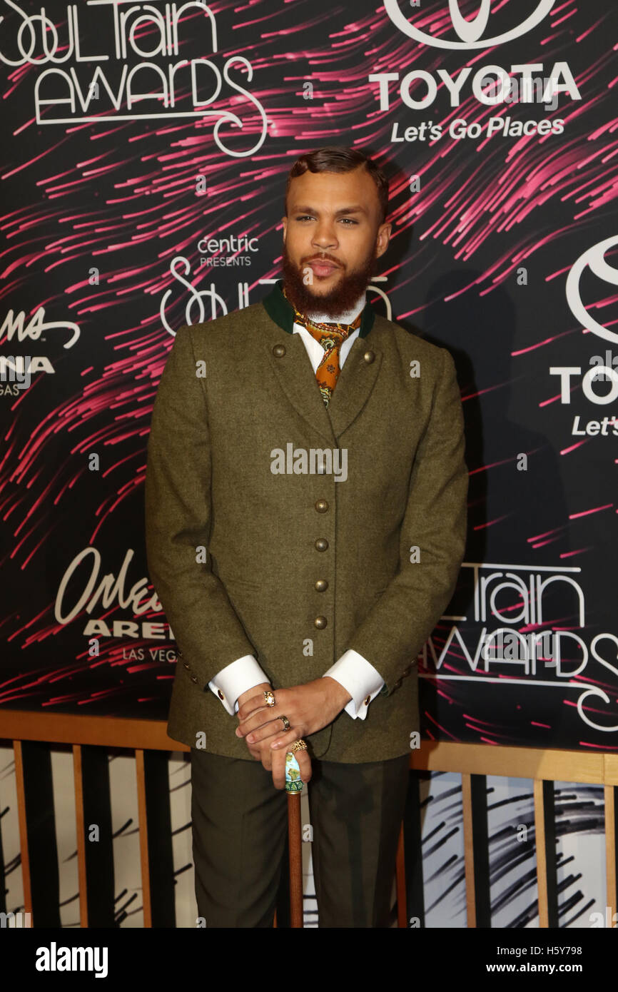 Jidenna attends the Red Carpet at the 2015 Soul Train Awards at the ...