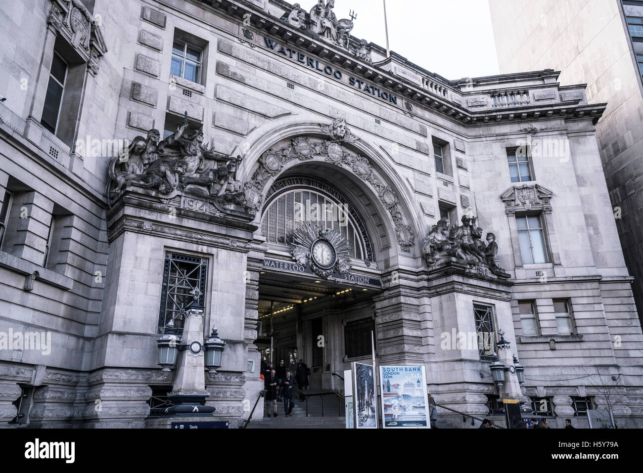 Waterloo station main Entrance London Stock Photo - Alamy