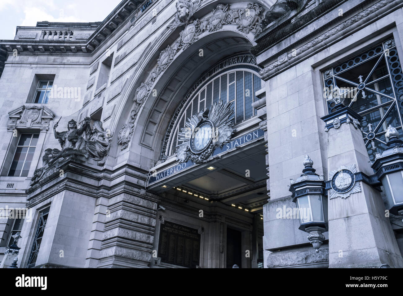Waterloo station main Entrance London Stock Photo - Alamy