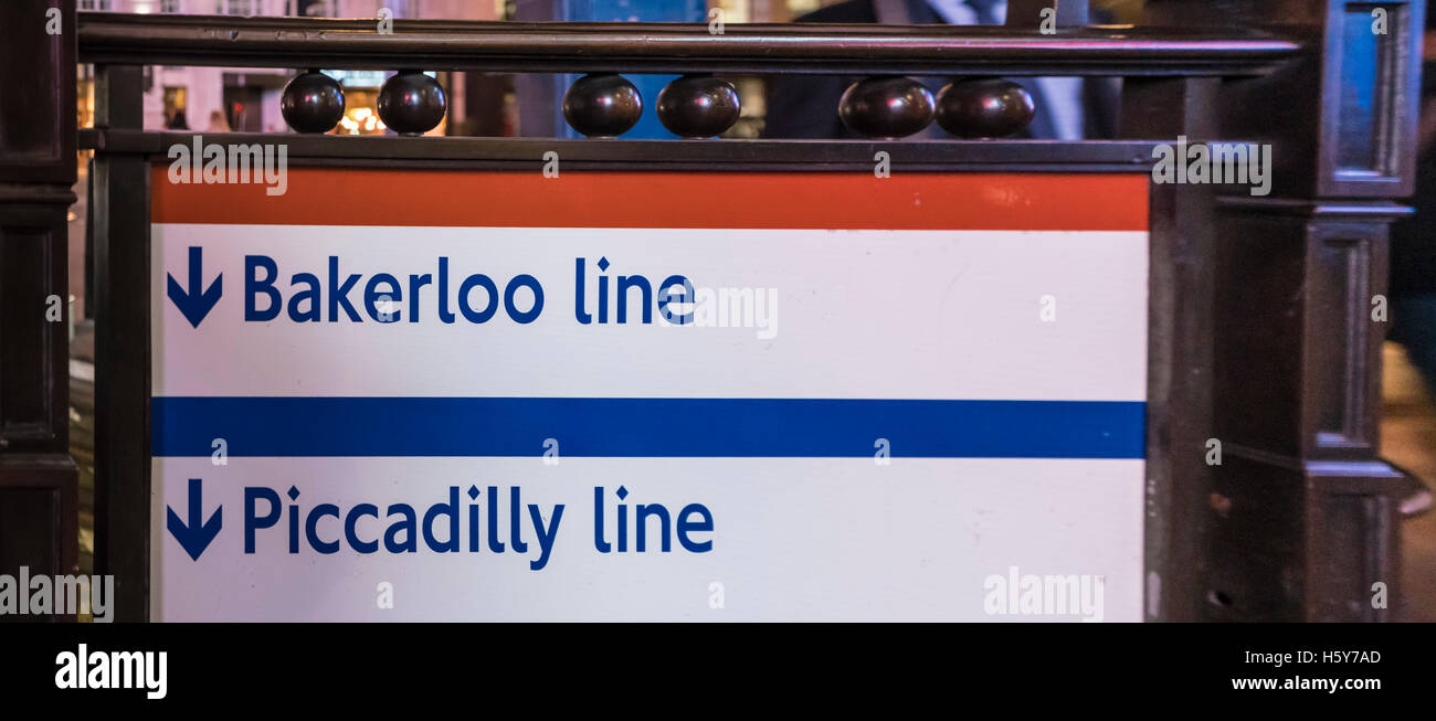 Piccadilly line sign london hi-res stock photography and images - Alamy