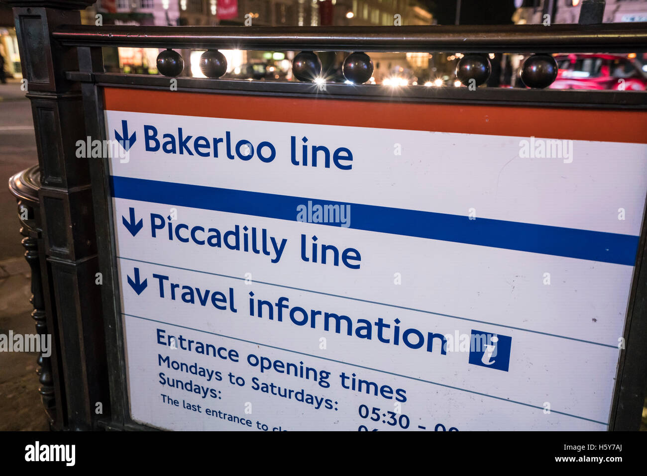 Piccadilly line sign london hi-res stock photography and images - Alamy