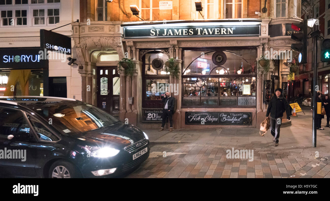 Traditional English Pub St. James Tavern LONDON, ENGLAND - FEBRUARY 22 ...