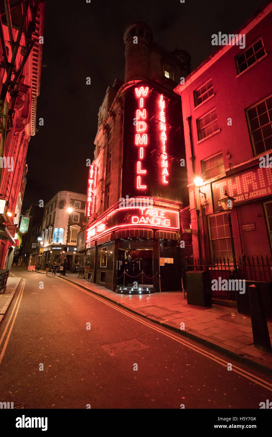 Table dance bar hi-res stock photography and images - Alamy