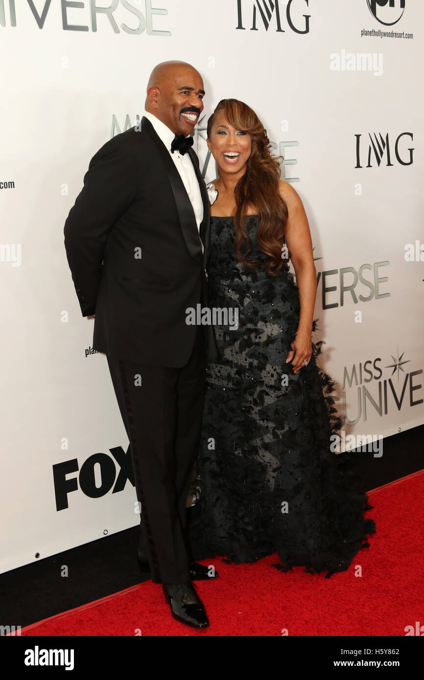 Steve Harvey and Marjorie Bridges-Woods (r) arrives for the 2015 Miss ...