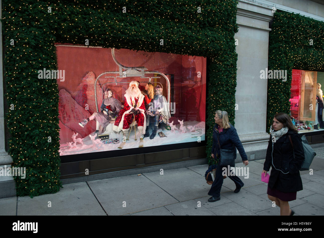 Selfridges on Oxford Street unveil their new Christmas window displays ...